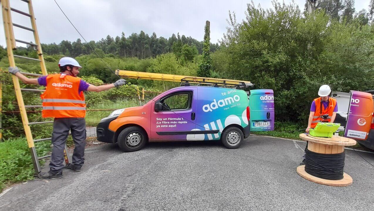 Adamo cubrió con su fibra 540.000 hogares durante 2023